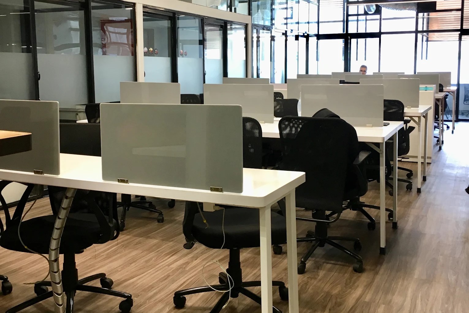 4 Person Private Office at B Wing Western Edge Ii Behind Metro Super ...