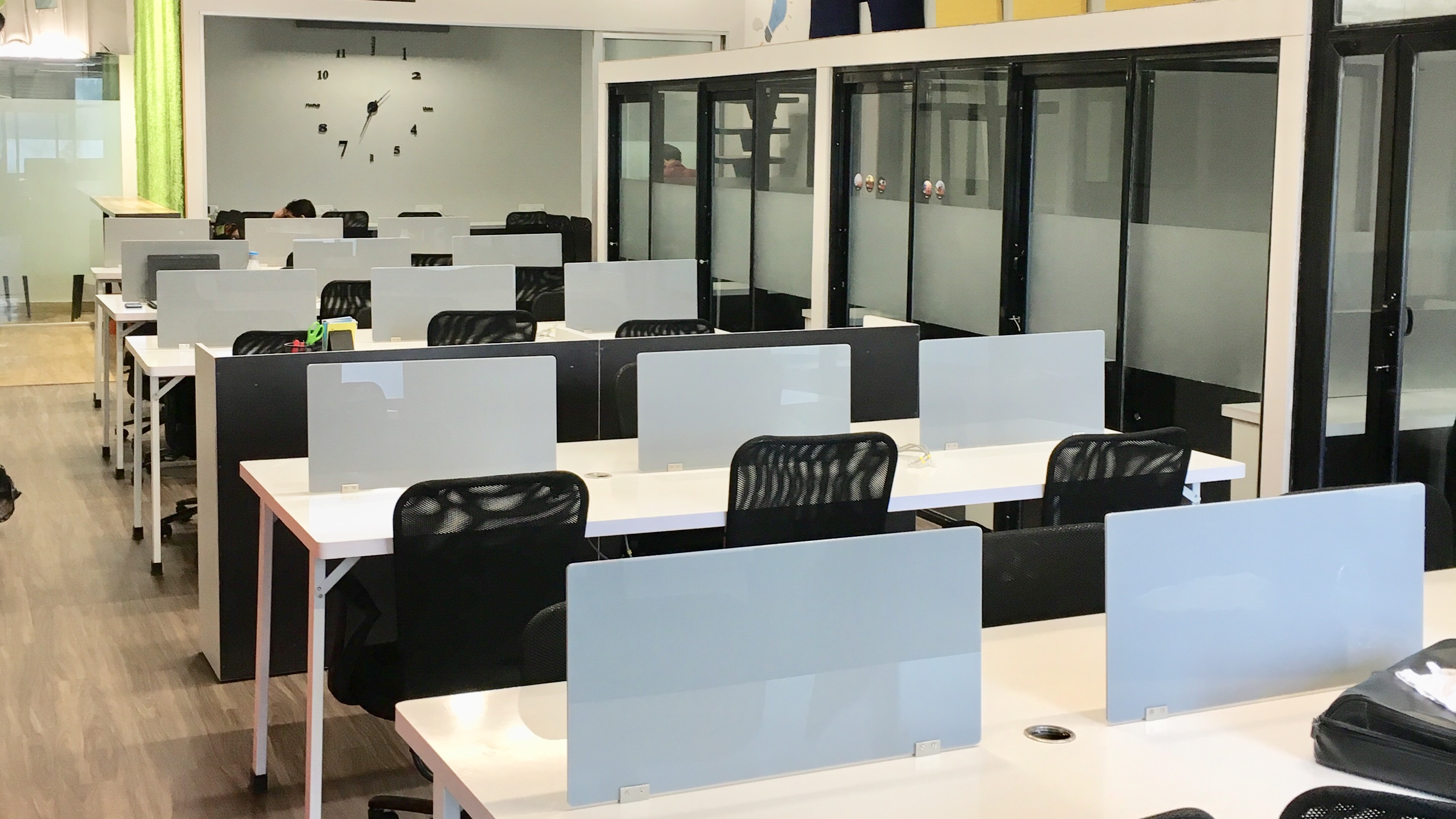 4 Person Private Office at B Wing Western Edge Ii Behind Metro Super ...