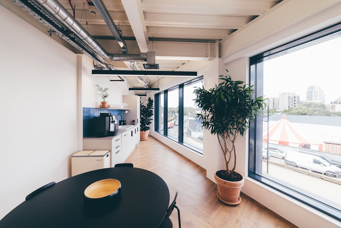 25 Person Enterprise Office at 1 Armoury Way, London | Office Hub