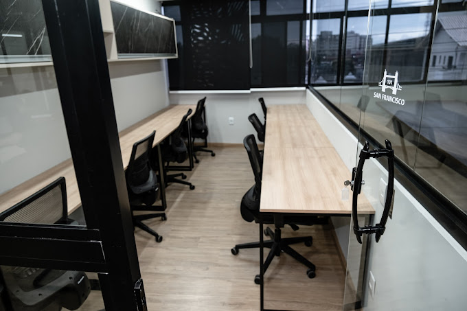 Office Space for Rent in Serra | From R$667/desk/mo