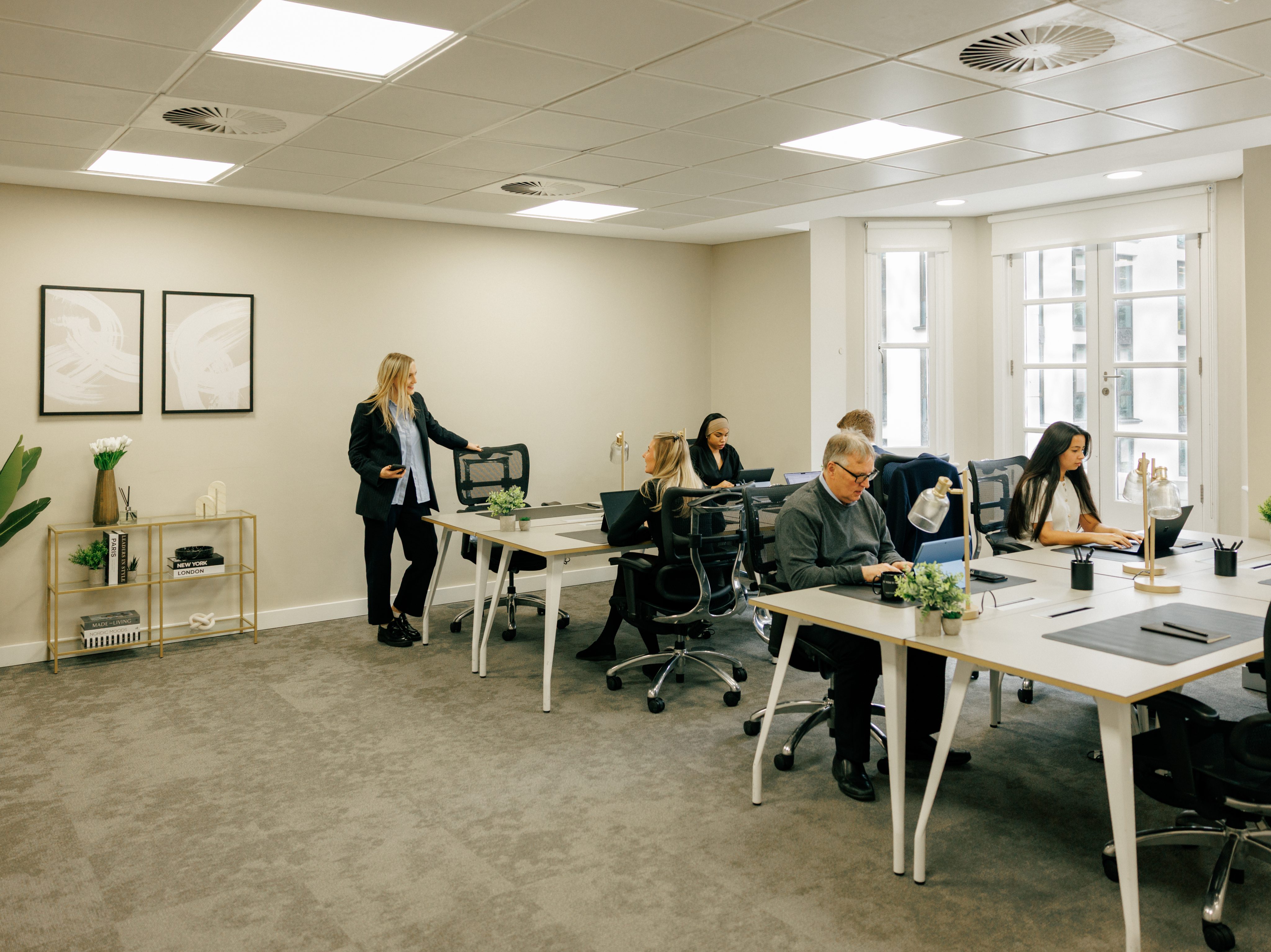 10 Person Coworking Space at 13 Hanover Square, Mayfair | Office Hub