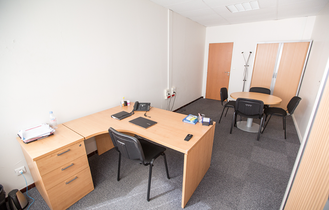 Office Space for Rent in Aubagne | From €1/desk/mo