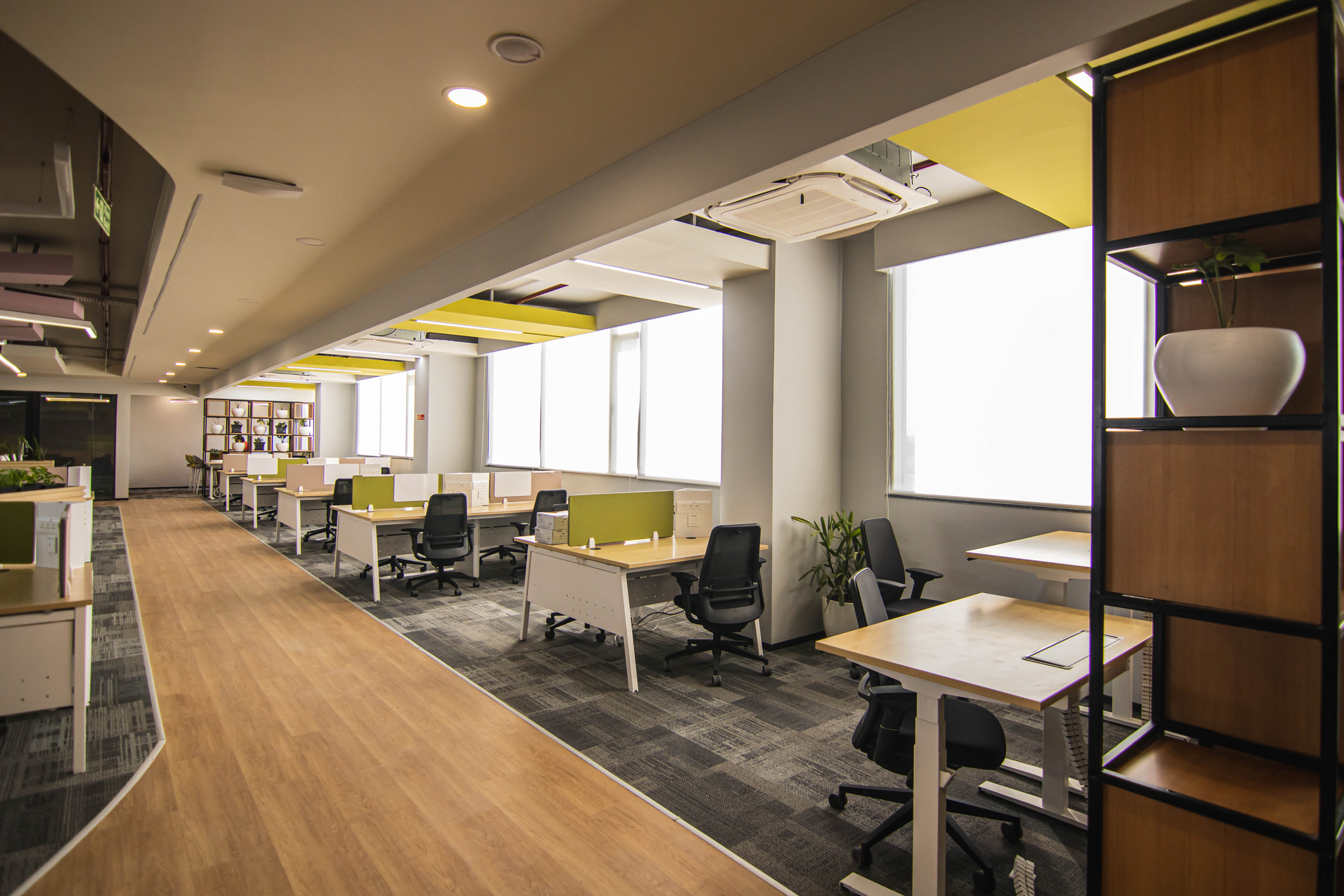 5 Person Private Office at 17 Race Course Rd Janjeerwala Square New ...