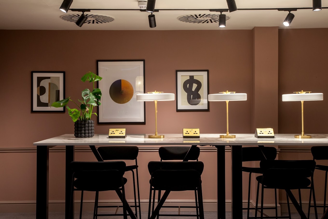 3 Person Private Office at 78 Pall Mall, St James's | Office Hub