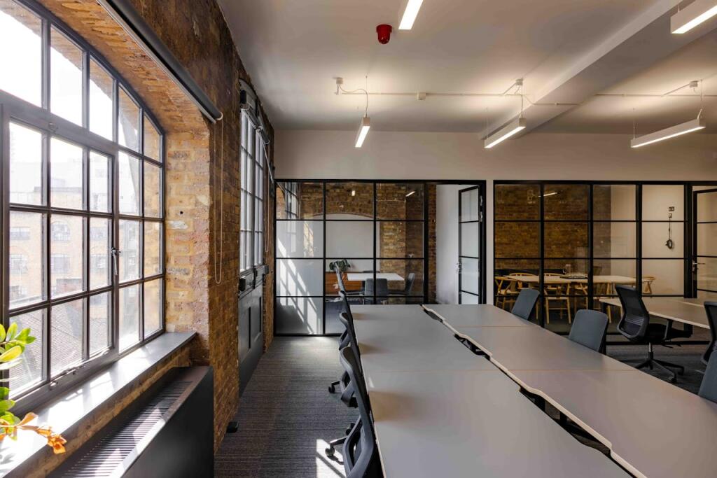 95 Person Private Office at 14 Gower's Walk, London | Office Hub