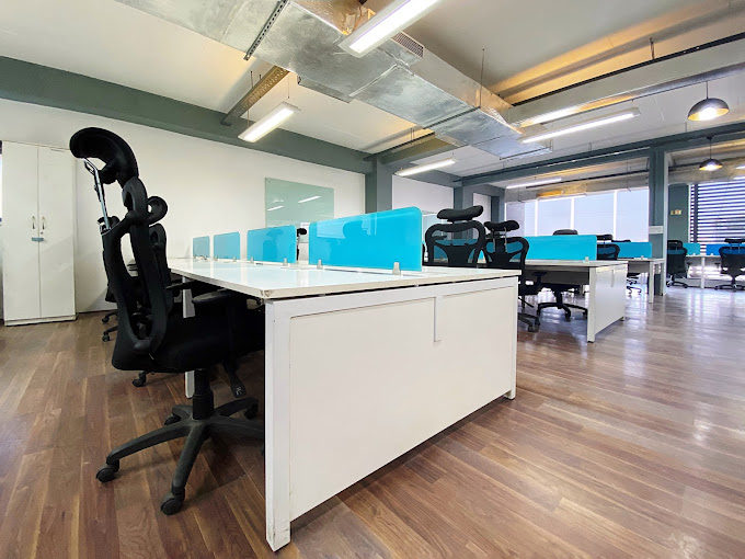 400 Person Private Office at 17/R 18th Cross Rd Above Leon's Grill ...