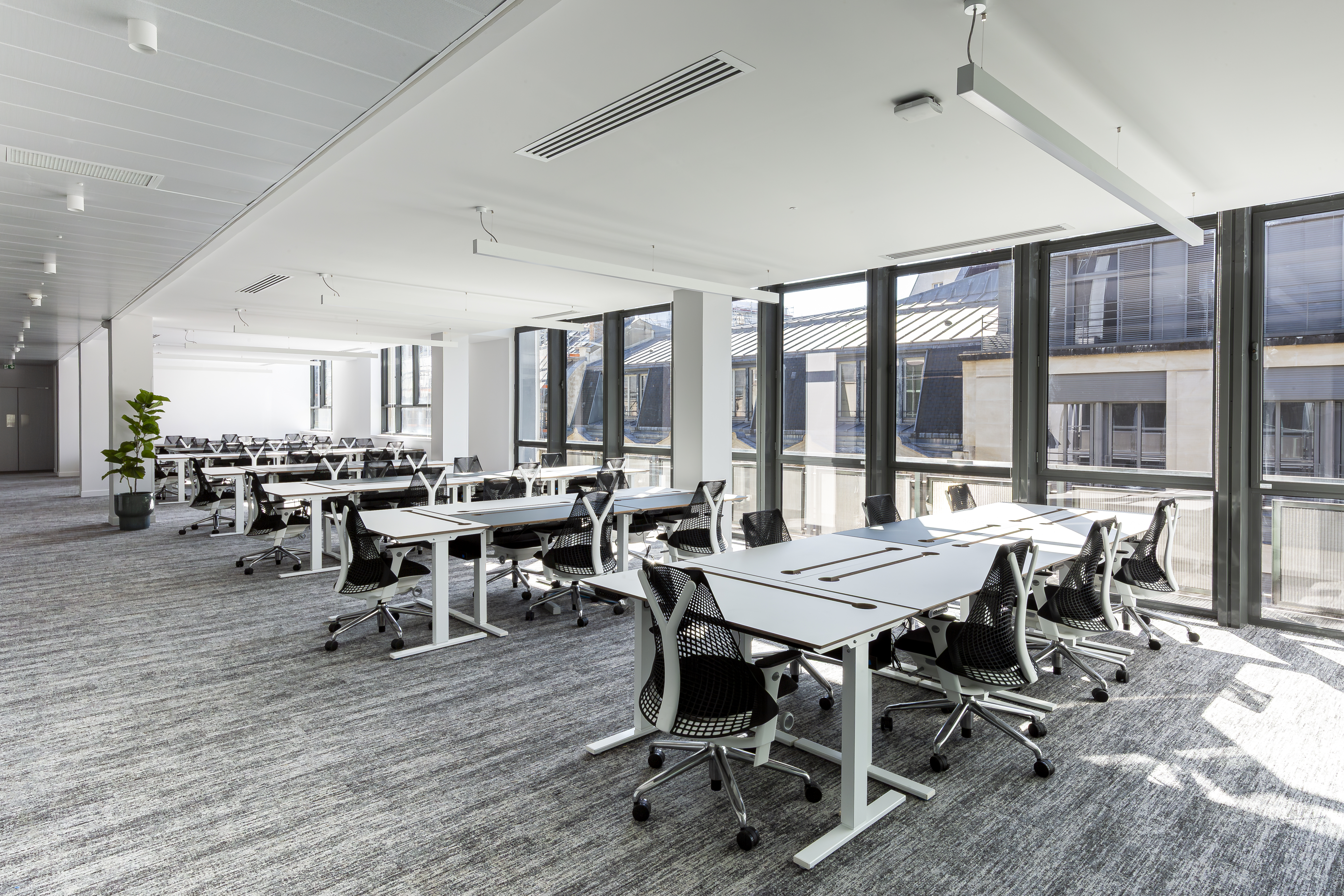 80 Person Private Office at 8-12 Rue Sainte-cécile, Paris | Office Hub