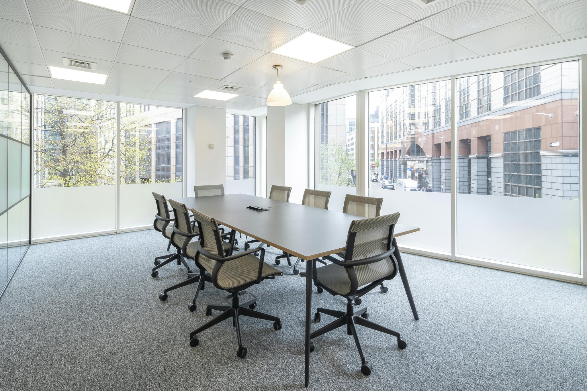 42 Person Managed Space at 10 Lloyd’s Avenue, London | Office Hub