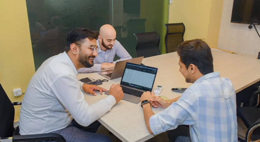 6 Person Private Office at 81 Civic Center Executive Block Gulberg ...