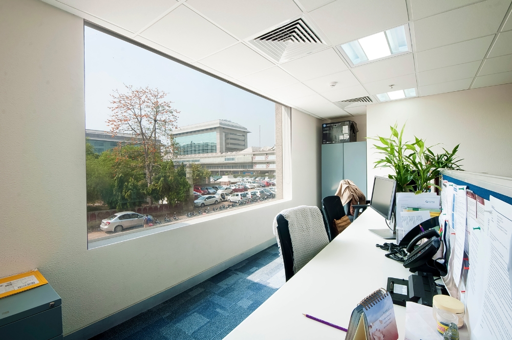 10 Person Coworking Space at Pamposh Enclave District Centre Sector 6 ...