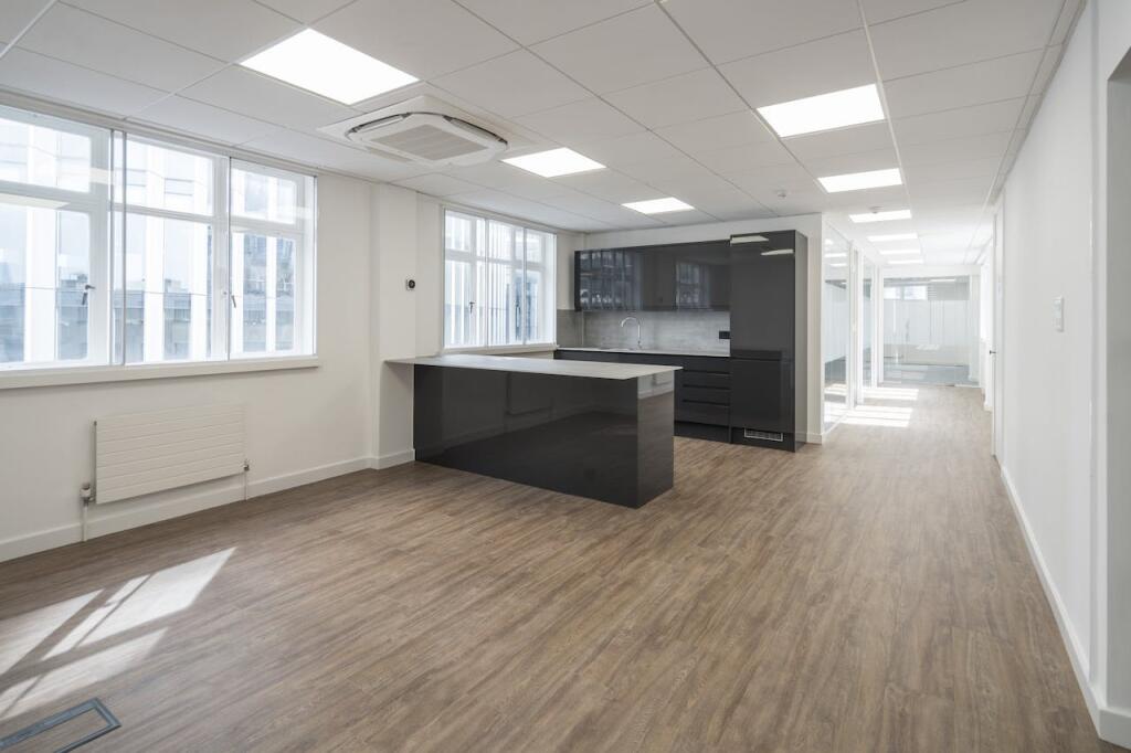 60 Person Managed Space at 40 Lime Street, London | Office Hub