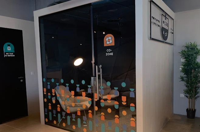 9 Person Coworking Space at Mohammed Ibrahim Al-ghazzawi Al Zahra ...